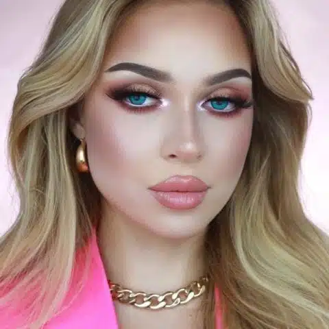 25 Top Beauty Influencers To Follow On Instagram (2023)